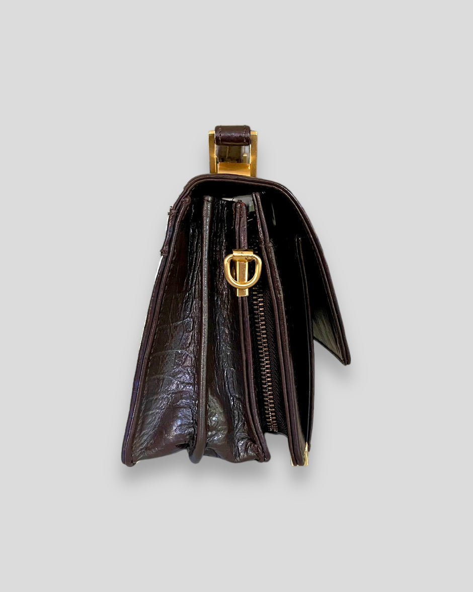 POUCHI fashion and lifestyle brand