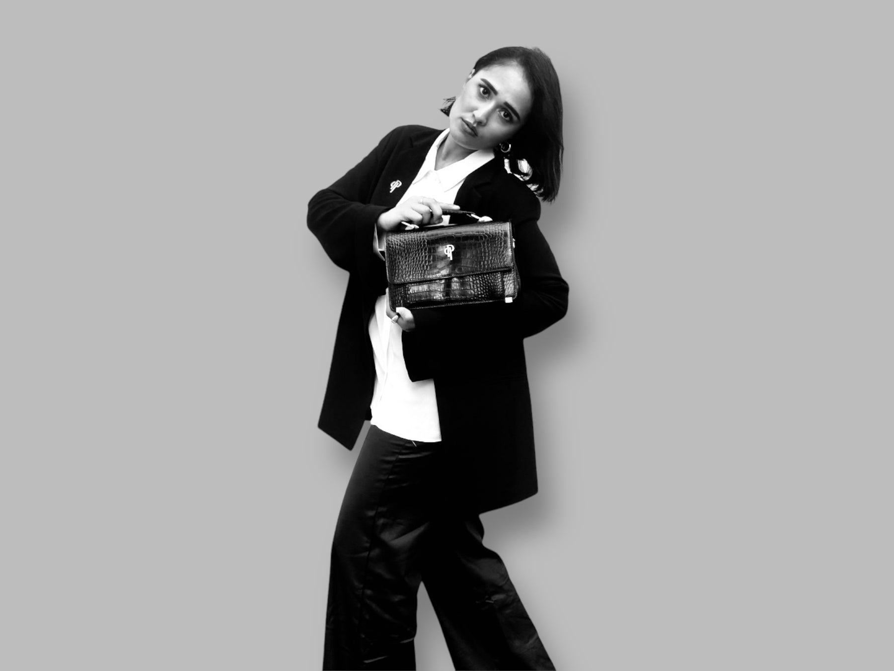 POUCHI: Luxury Handbags, Accessories, and Cosmetics